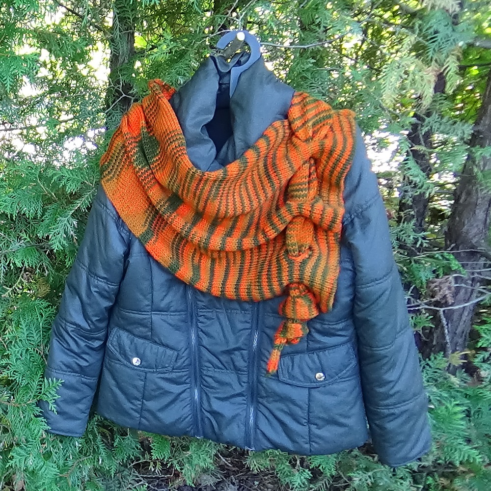 Knotted Shawl Scarf - Twisted Yarns - Easy & Fun Machine Knitting pattern